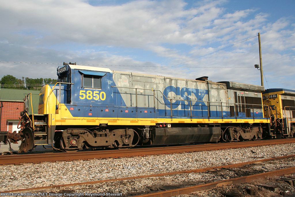 CSX 5850